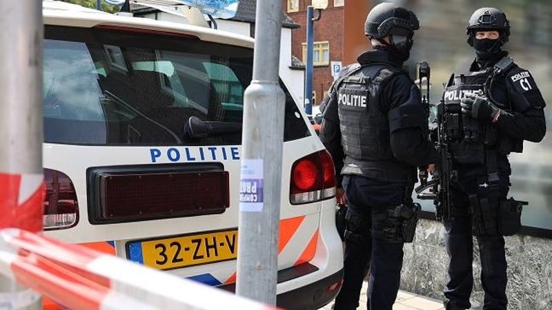 Invallen en aanhouding voor drugshandel | politie.nl